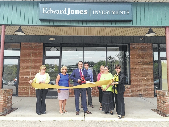 Edward Jones in Dallas moves to new location, plans Open House | Dallas ...
